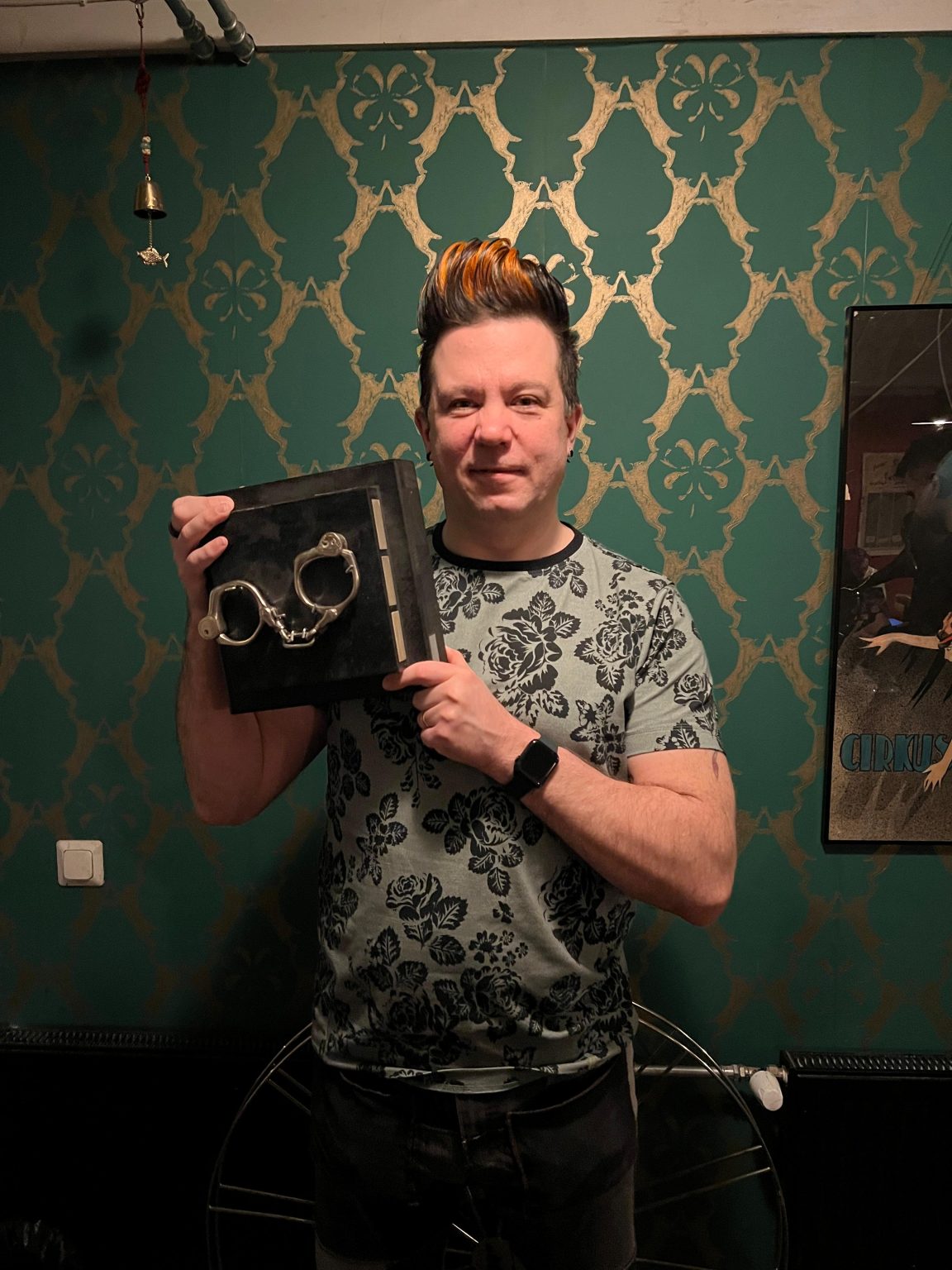 Timo Tuomivaara – Palkinto – Taikuri-jonglööri Janne Mustonen